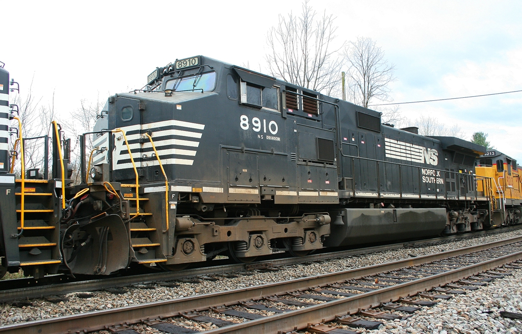 NS 8910